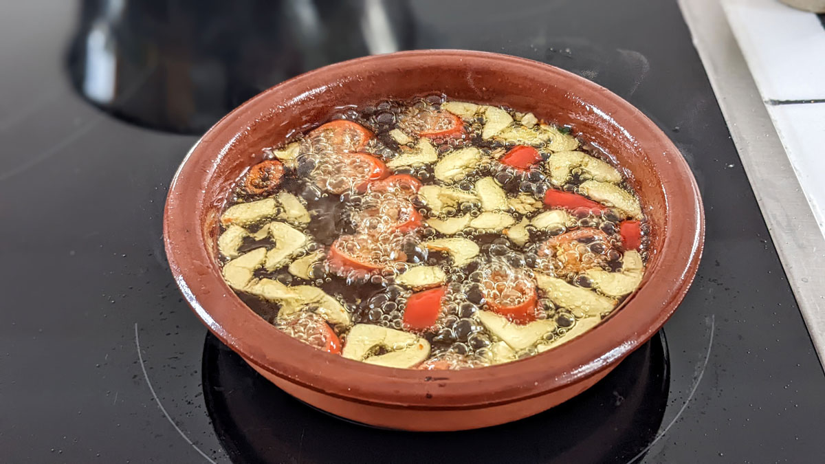 Przepisy: Gambas pil pil - krewetki pil pil